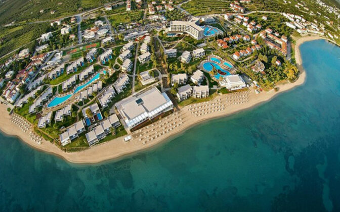 10 Best Sandy Beach Resorts in Greece | exploristica